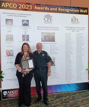 Communications Supervisor Heather Robinson Accepts APCO Line Supervisor of the Year Award in ...